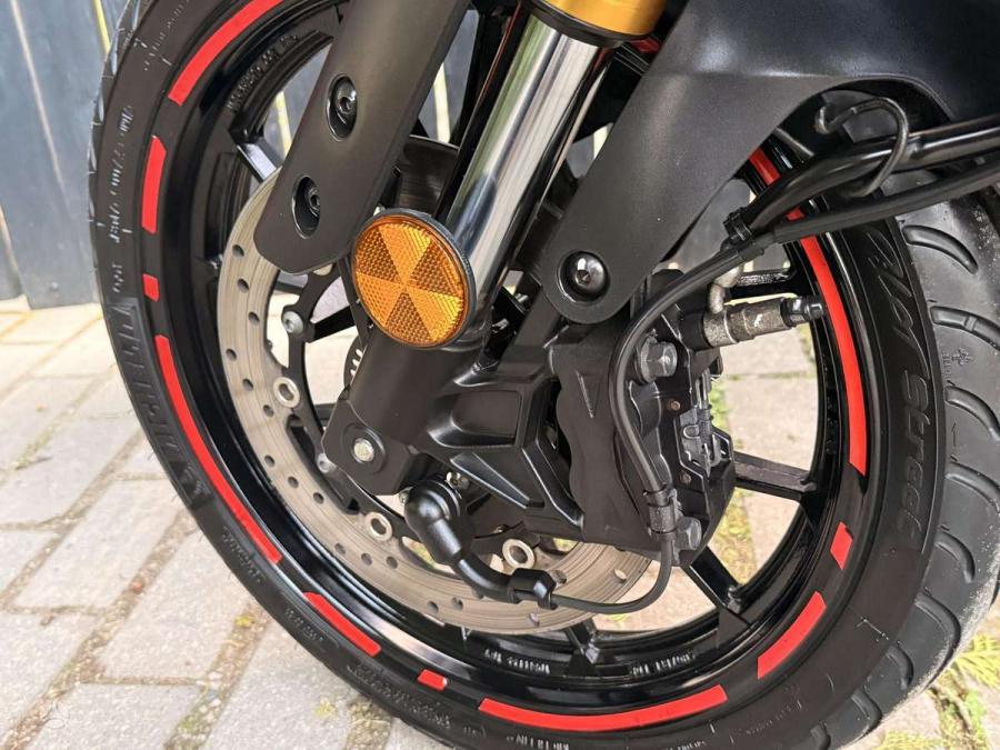 Melns Yamaha YZF 2018 Prienai, ar dzinēja tilpumu 0.13 L un nobraukumu 18 tūkst. km par 2750 €, foto 29 vietnē AUTOMOTO.COM.LV