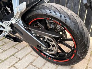 Melns Yamaha YZF 2018 Prienai, ar dzinēja tilpumu 0.13 L un nobraukumu 18 tūkst. km par 2750 €, foto 30 vietnē AUTOMOTO.COM.LV