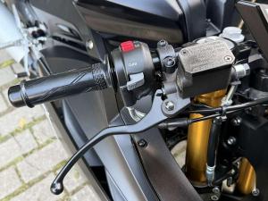 Melns Yamaha YZF 2018 Prienai, ar dzinēja tilpumu 0.13 L un nobraukumu 18 tūkst. km par 2750 €, foto 32 vietnē AUTOMOTO.COM.LV