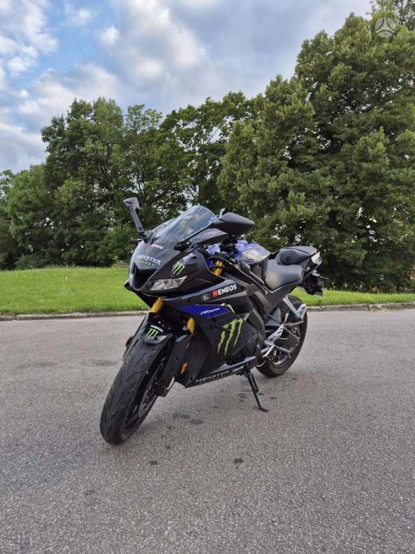Melns Yamaha YZF 2020 Raseiniai, ar dzinēja tilpumu 0.13 L un nobraukumu 10 tūkst. km par 3500 €, foto 1 vietnē AUTOMOTO.COM.LV