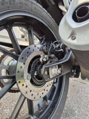 Melns Yamaha YZF 2020 Raseiniai, ar dzinēja tilpumu 0.13 L un nobraukumu 10 tūkst. km par 3500 €, foto 19 vietnē AUTOMOTO.COM.LV
