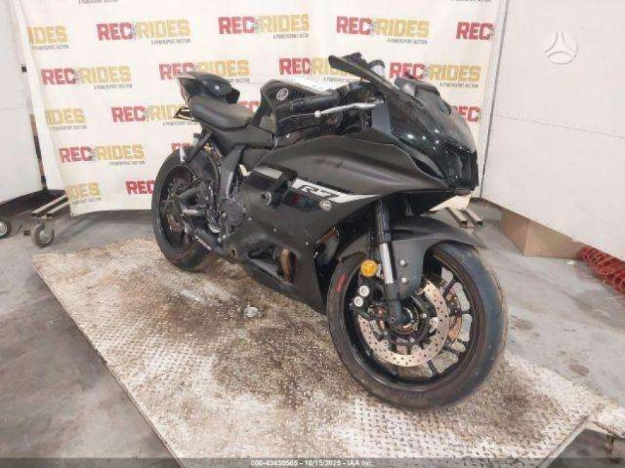 Black Yamaha YZF 2024 in Klaipeda, with an engine capacity of 0.69 L and mileage of 25 thousand km for 4875 €, photo 1 on AUTOMOTO.COM.LV
