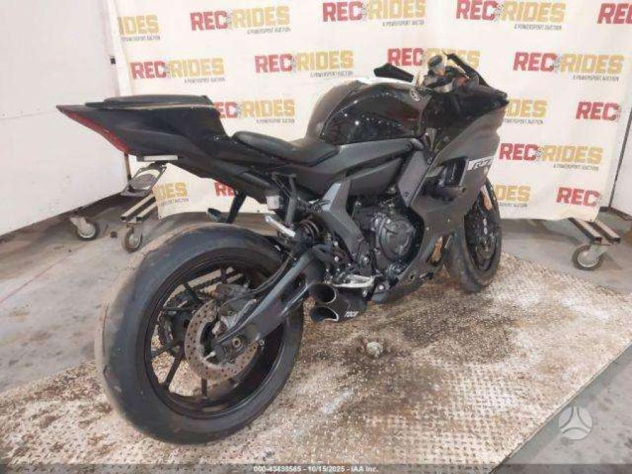 Black Yamaha YZF 2024 in Klaipeda, with an engine capacity of 0.69 L and mileage of 25 thousand km for 4875 €, photo 4 on AUTOMOTO.COM.LV