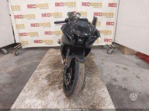 Black Yamaha YZF 2024 in Klaipeda, with an engine capacity of 0.69 L and mileage of 25 thousand km for 4875 €, photo 5 on AUTOMOTO.COM.LV