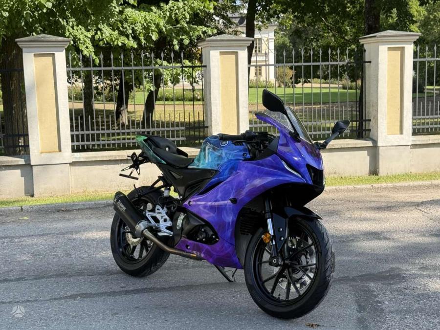 Black Yamaha YZF 2024 in Vilkaviskis, with an engine capacity of 0.13 L and mileage of 9 thousand km for 4199 €, photo 1 on AUTOMOTO.COM.LV