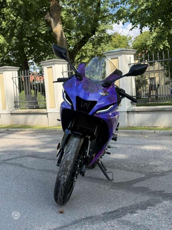 Black Yamaha YZF 2024 in Vilkaviskis, with an engine capacity of 0.13 L and mileage of 9 thousand km for 4199 €, photo 2 on AUTOMOTO.COM.LV