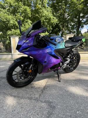 Black Yamaha YZF 2024 in Vilkaviskis, with an engine capacity of 0.13 L and mileage of 9 thousand km for 4199 €, photo 4 on AUTOMOTO.COM.LV
