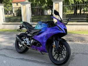 Black Yamaha YZF 2024 in Vilkaviskis, with an engine capacity of 0.13 L and mileage of 9 thousand km for 4199 €, photo 7 on AUTOMOTO.COM.LV
