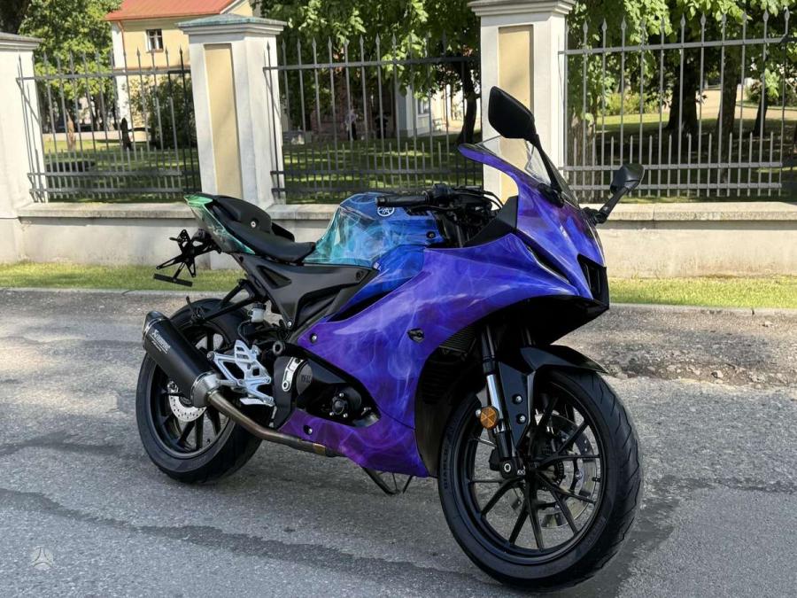 Black Yamaha YZF 2024 in Vilkaviskis, with an engine capacity of 0.13 L and mileage of 9 thousand km for 4199 €, photo 7 on AUTOMOTO.COM.LV