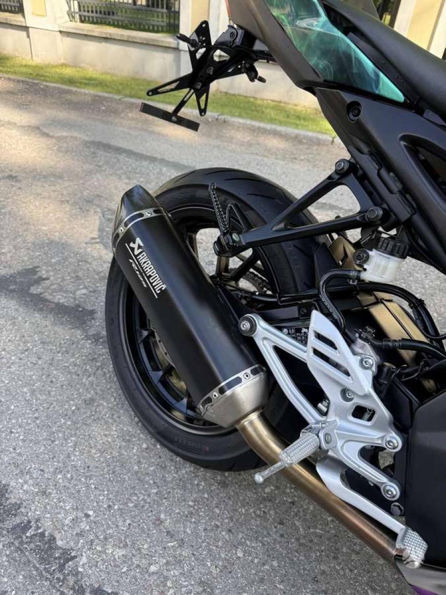 Black Yamaha YZF 2024 in Vilkaviskis, with an engine capacity of 0.13 L and mileage of 9 thousand km for 4199 €, photo 8 on AUTOMOTO.COM.LV