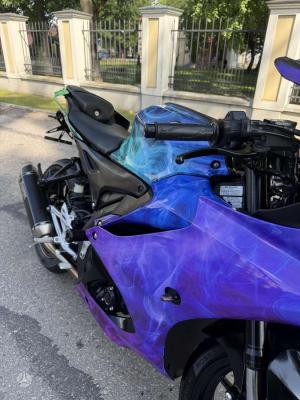 Black Yamaha YZF 2024 in Vilkaviskis, with an engine capacity of 0.13 L and mileage of 9 thousand km for 4199 €, photo 9 on AUTOMOTO.COM.LV