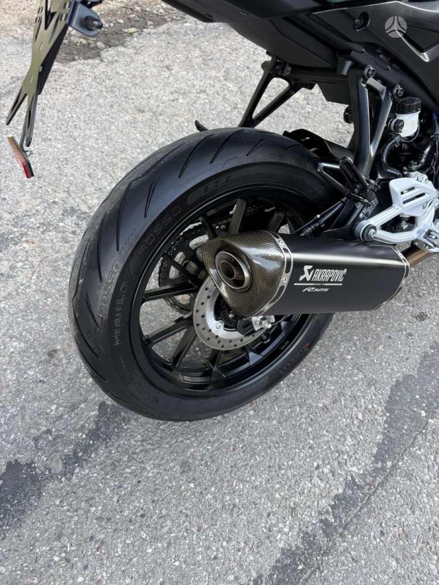 Black Yamaha YZF 2024 in Vilkaviskis, with an engine capacity of 0.13 L and mileage of 9 thousand km for 4199 €, photo 11 on AUTOMOTO.COM.LV