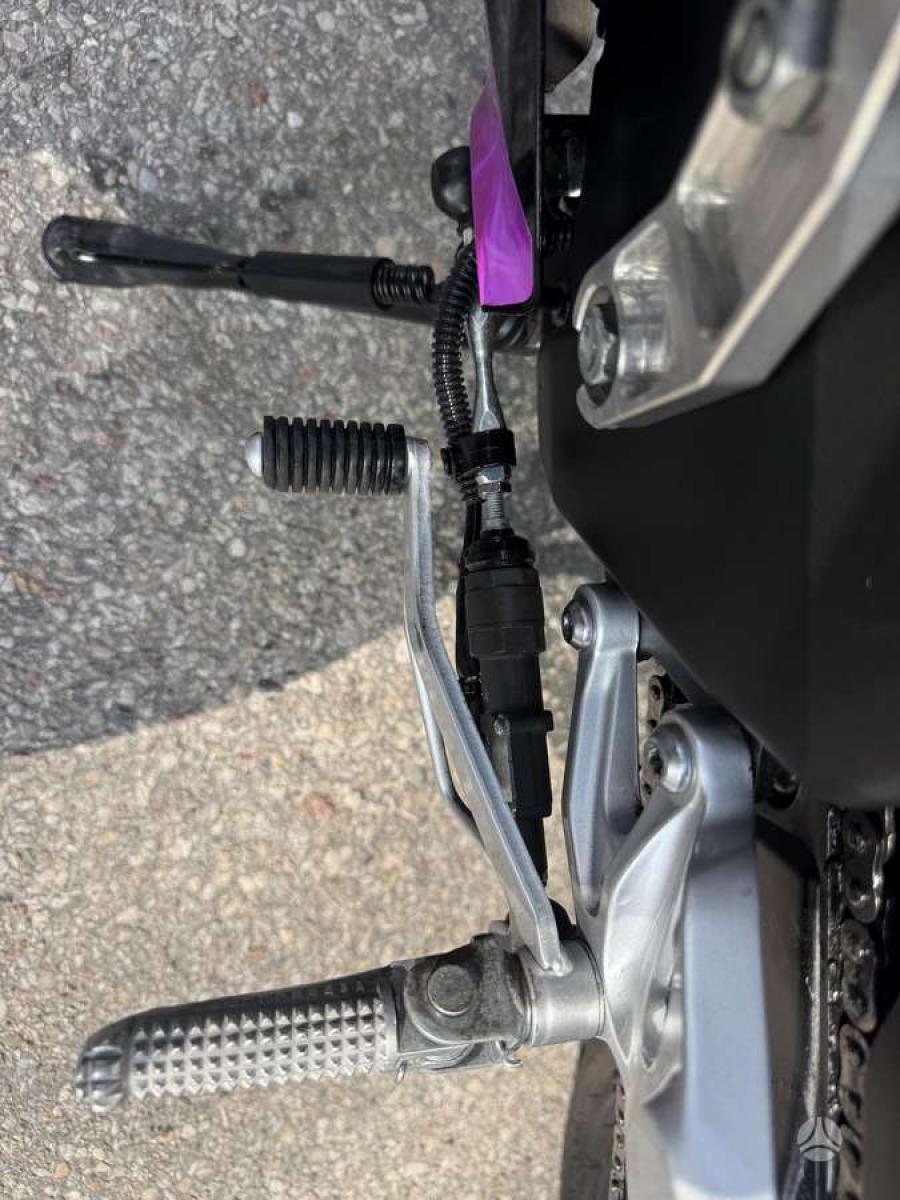 Black Yamaha YZF 2024 in Vilkaviskis, with an engine capacity of 0.13 L and mileage of 9 thousand km for 4199 €, photo 26 on AUTOMOTO.COM.LV