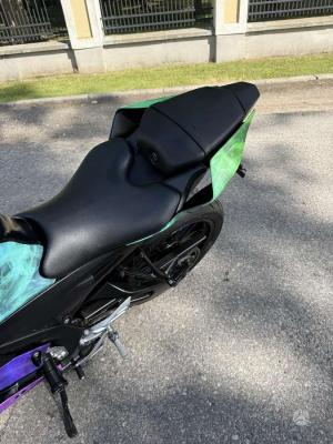 Black Yamaha YZF 2024 in Vilkaviskis, with an engine capacity of 0.13 L and mileage of 9 thousand km for 4199 €, photo 29 on AUTOMOTO.COM.LV