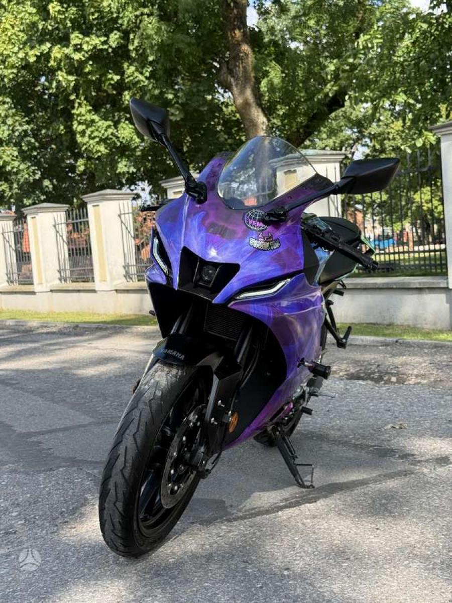Black Yamaha YZF 2024 in Vilkaviskis, with an engine capacity of 0.13 L and mileage of 9 thousand km for 4199 €, photo 30 on AUTOMOTO.COM.LV