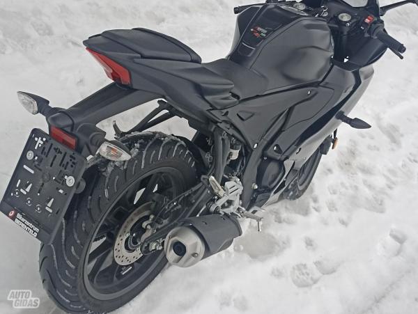 Black Yamaha YZF 2025 in Kaunas, with an engine capacity of 0.13 L and mileage of 1 thousand km for 4999 €, photo 4 on AUTOMOTO.COM.LV