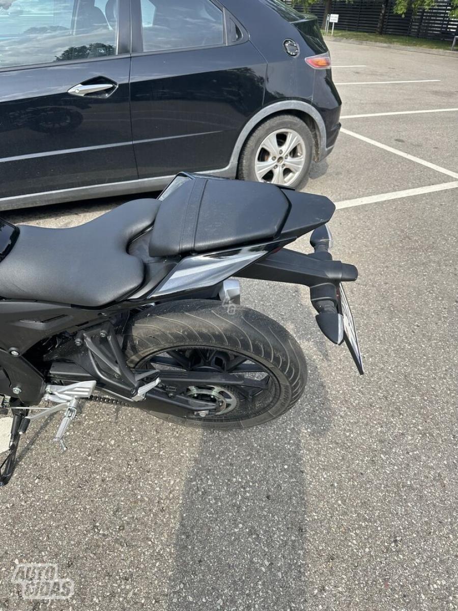 Black Yamaha YZF 2026 in Vilnius, with an engine capacity of 0.13 L and mileage of 300 thousand km for 5500 €, photo 4 on AUTOMOTO.COM.LV