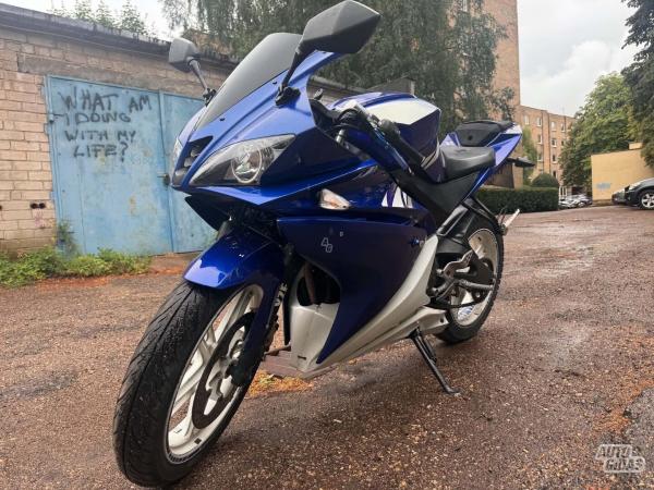 Zils Yamaha YZF 2008 Viļņa, ar dzinēja tilpumu 0.13 L un nobraukumu 70 tūkst. km par 1600 €, foto 3 vietnē AUTOMOTO.COM.LV