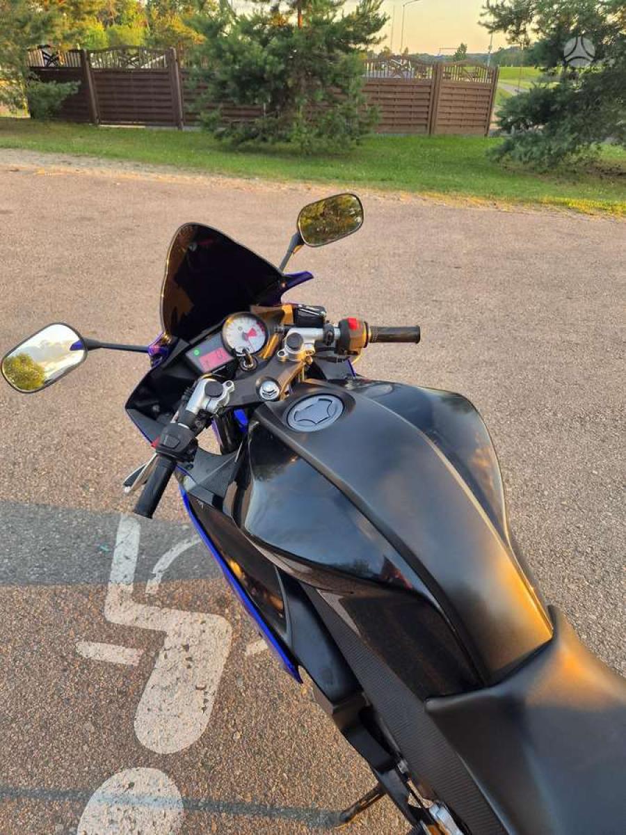 Zils Yamaha YZF 2009 Kupiškis, ar dzinēja tilpumu 0.13 L un nobraukumu 33 tūkst. km par 1800 €, foto 7 vietnē AUTOMOTO.COM.LV