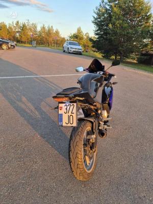 Zils Yamaha YZF 2009 Kupiškis, ar dzinēja tilpumu 0.13 L un nobraukumu 33 tūkst. km par 1800 €, foto 8 vietnē AUTOMOTO.COM.LV
