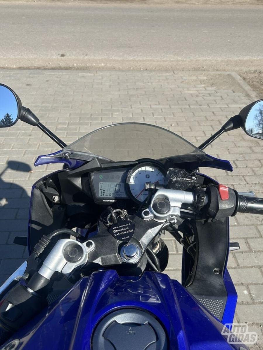 Zils Yamaha YZF 2010 Raseiniai, ar dzinēja tilpumu 0.13 L un nobraukumu 36 tūkst. km par 1800 €, foto 1 vietnē AUTOMOTO.COM.LV