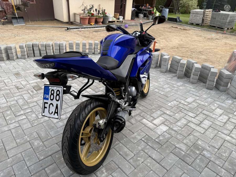 Blue Yamaha YZF 2010 in Kaunas, with an engine capacity of 0.13 L and mileage of 19 thousand km for 2050 €, photo 5 on AUTOMOTO.COM.LV