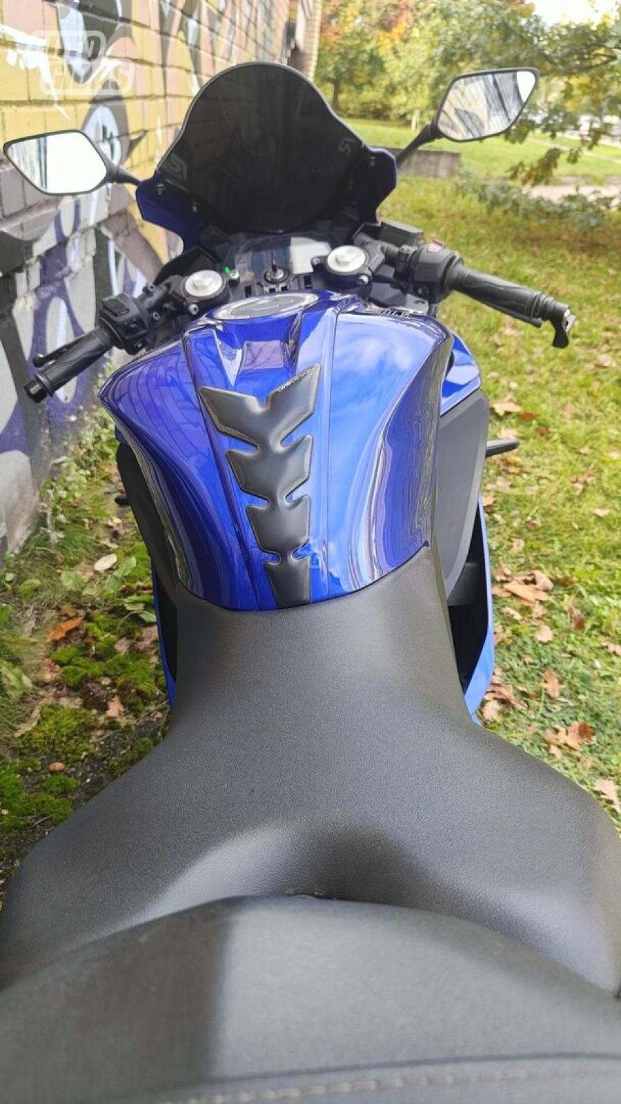 Zils Yamaha YZF 2020 Kauņa, ar dzinēja tilpumu 0.13 L un nobraukumu 20 tūkst. km par 2950 €, foto 12 vietnē AUTOMOTO.COM.LV