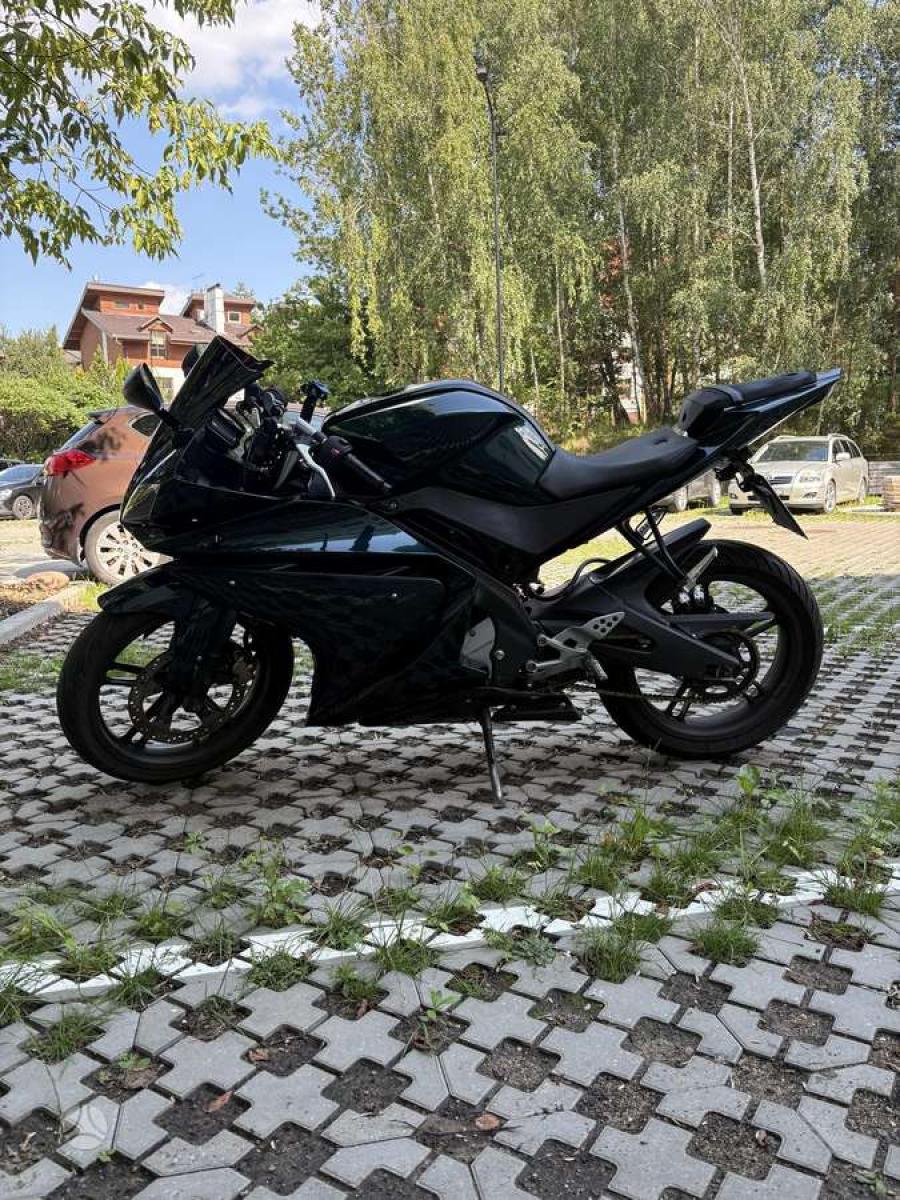 Zaļš Yamaha YZF 2010 Viļņa, ar dzinēja tilpumu 0.13 L un nobraukumu 30 tūkst. km par 1200 €, foto 3 vietnē AUTOMOTO.COM.LV