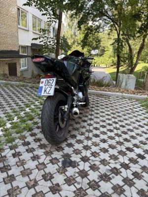 Zaļš Yamaha YZF 2010 Viļņa, ar dzinēja tilpumu 0.13 L un nobraukumu 30 tūkst. km par 1200 €, foto 6 vietnē AUTOMOTO.COM.LV