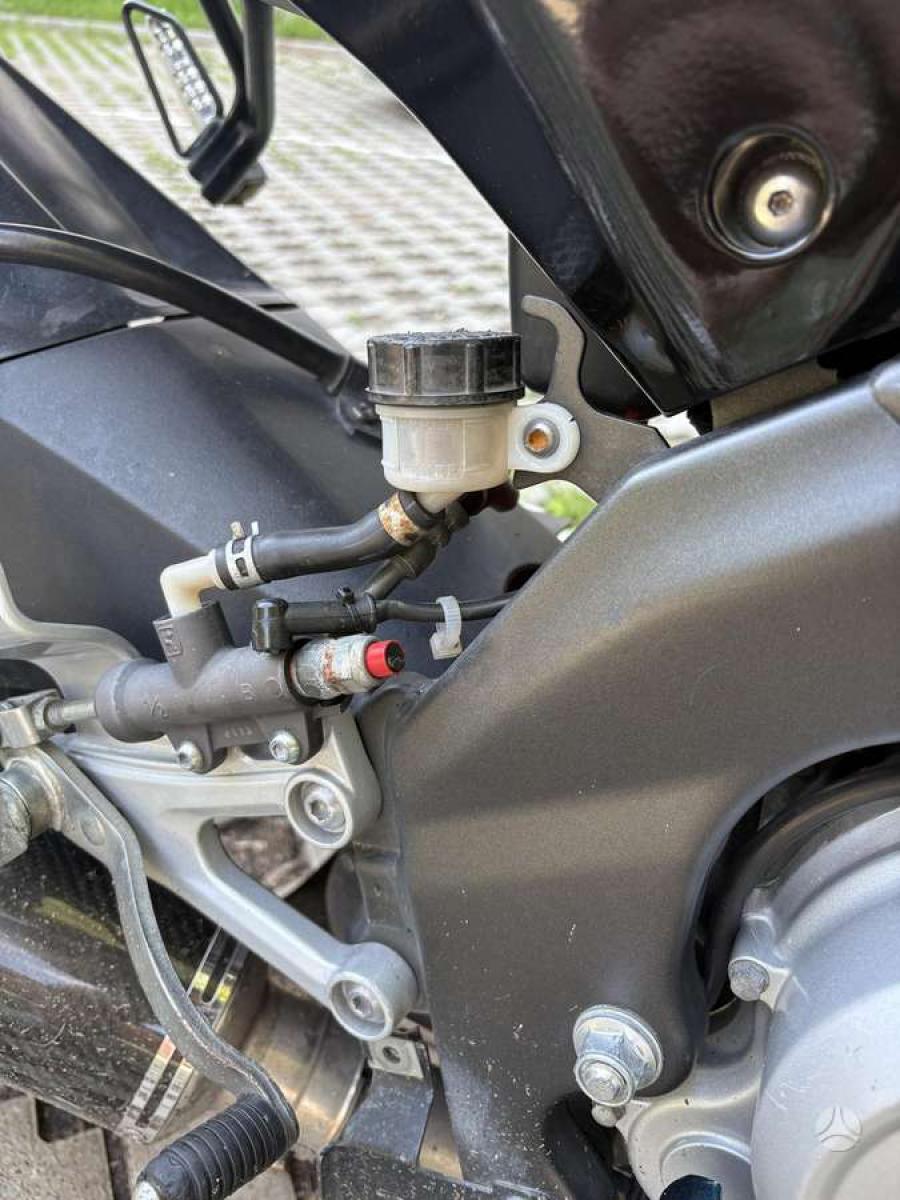 Zaļš Yamaha YZF 2010 Viļņa, ar dzinēja tilpumu 0.13 L un nobraukumu 30 tūkst. km par 1200 €, foto 8 vietnē AUTOMOTO.COM.LV