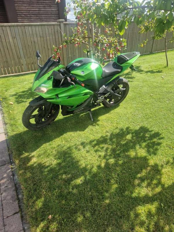 Green Yamaha YZF 2013 in Mazeikiai, with an engine capacity of 0.13 L and mileage of 55 thousand km for 1650 €, photo 7 on AUTOMOTO.COM.LV