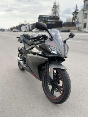 Grey Yamaha YZF 2013 in Kaunas, with an engine capacity of 0.13 L and mileage of 23 thousand km for 2400 €, photo 3 on AUTOMOTO.COM.LV