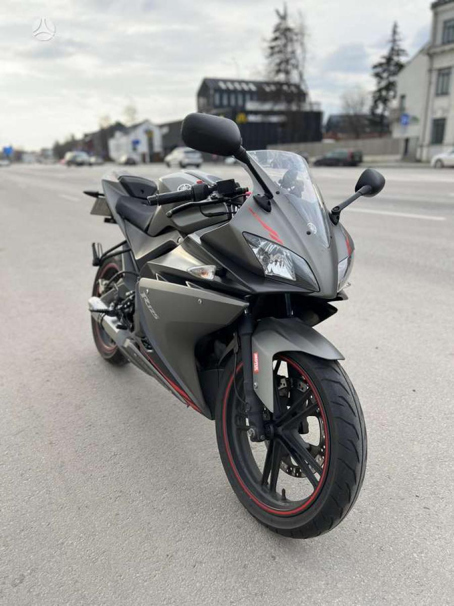 Grey Yamaha YZF 2013 in Kaunas, with an engine capacity of 0.13 L and mileage of 23 thousand km for 2400 €, photo 3 on AUTOMOTO.COM.LV