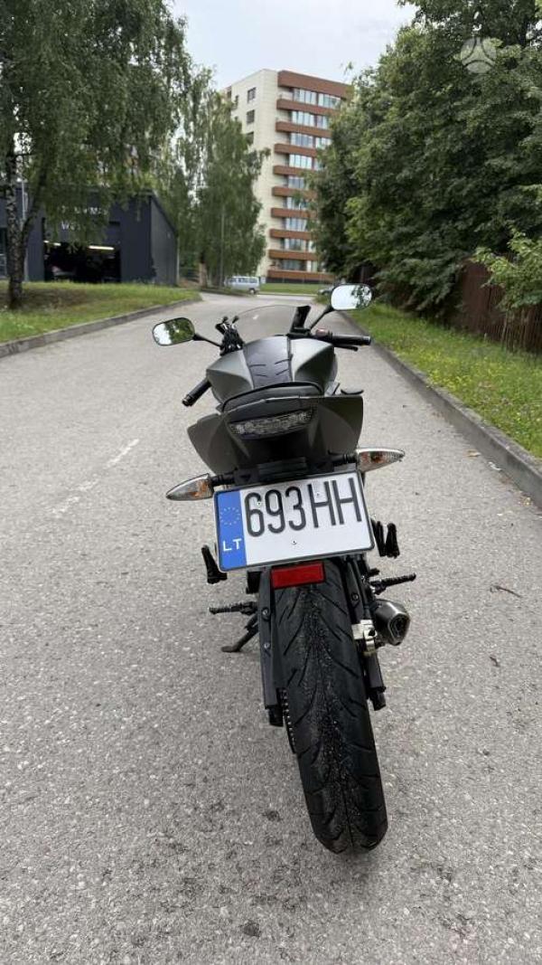 Grey Yamaha YZF 2013 in Kaunas, with an engine capacity of 0.13 L and mileage of 23 thousand km for 2400 €, photo 6 on AUTOMOTO.COM.LV
