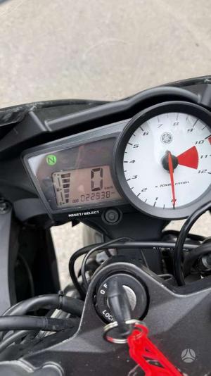 Grey Yamaha YZF 2013 in Kaunas, with an engine capacity of 0.13 L and mileage of 23 thousand km for 2400 €, photo 11 on AUTOMOTO.COM.LV