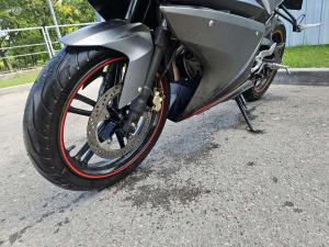 Pelēks Yamaha YZF 2013 Kauņa, ar dzinēja tilpumu 0.13 L un nobraukumu 43 tūkst. km par 2100 €, foto 9 vietnē AUTOMOTO.COM.LV