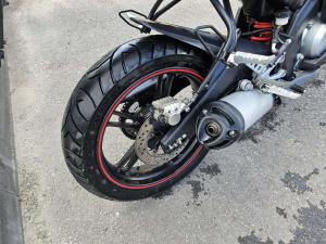 Pelēks Yamaha YZF 2013 Kauņa, ar dzinēja tilpumu 0.13 L un nobraukumu 43 tūkst. km par 2100 €, foto 10 vietnē AUTOMOTO.COM.LV