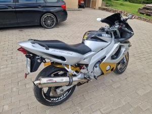 Yamaha YZF 2000 in Elektrenai, with an engine capacity of 0.60 L and mileage of 44 thousand km for 1500 €, photo 5 on AUTOMOTO.COM.LV