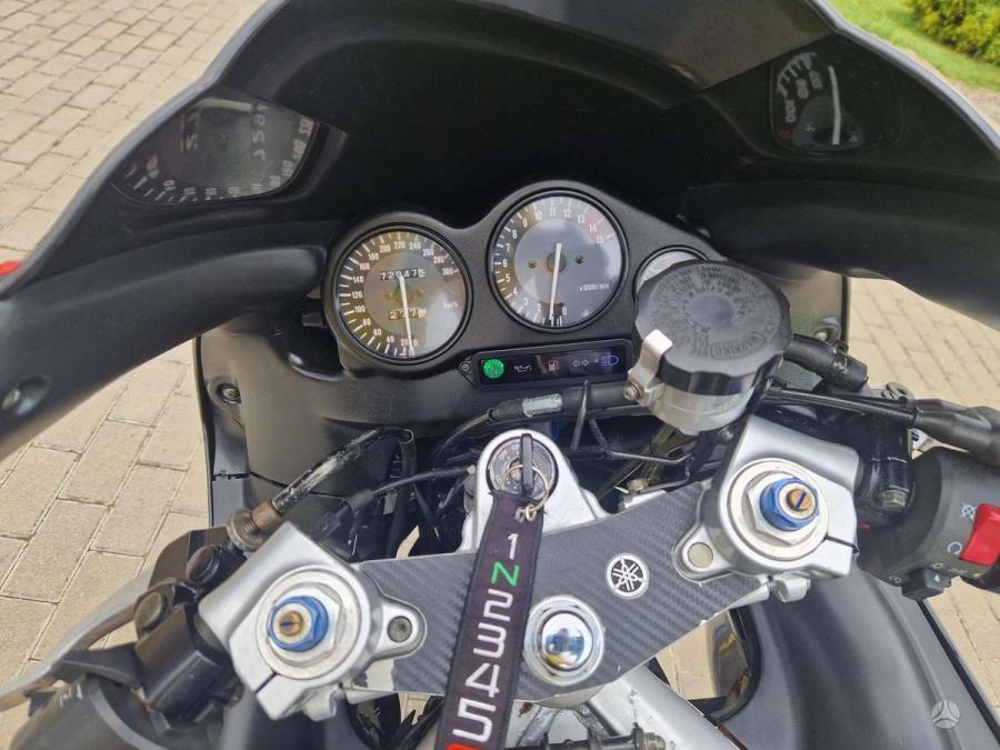 Yamaha YZF 2000 in Elektrenai, with an engine capacity of 0.60 L and mileage of 44 thousand km for 1500 €, photo 6 on AUTOMOTO.COM.LV