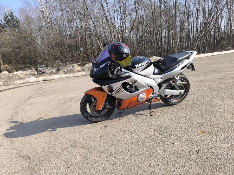 Yamaha YZF 2000 in Vilnius, with an engine capacity of 0.60 L and mileage of 46 thousand km for 1850 €, photo 4 on AUTOMOTO.COM.LV