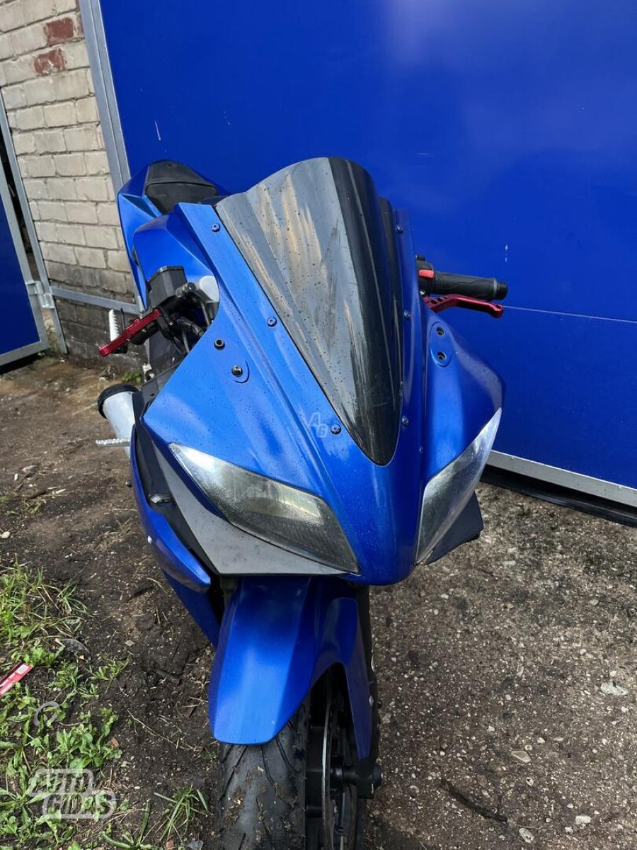Yamaha YZF 2010 in Panevezys, with an engine capacity of 0.12 L and mileage of 32 thousand km for 1000 €, photo 5 on AUTOMOTO.COM.LV
