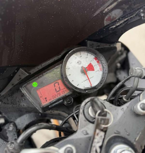 Yamaha YZF 2010 in Mazeikiai, with an engine capacity of 0.13 L and mileage of 22 thousand km for 2150 €, photo 9 on AUTOMOTO.COM.LV