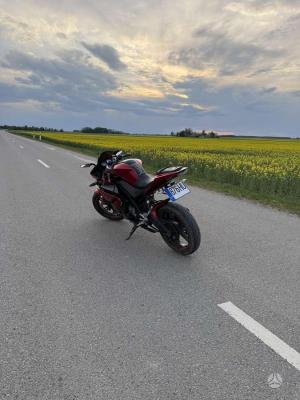 Yamaha YZF 2011 Šakiai, ar dzinēja tilpumu 0.12 L un nobraukumu 42 tūkst. km par 1800 €, foto 5 vietnē AUTOMOTO.COM.LV