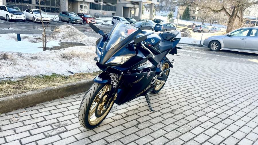 Yamaha YZF 2012 Viļņa, ar dzinēja tilpumu 0.13 L un nobraukumu 27 tūkst. km par 1850 €, foto 1 vietnē AUTOMOTO.COM.LV