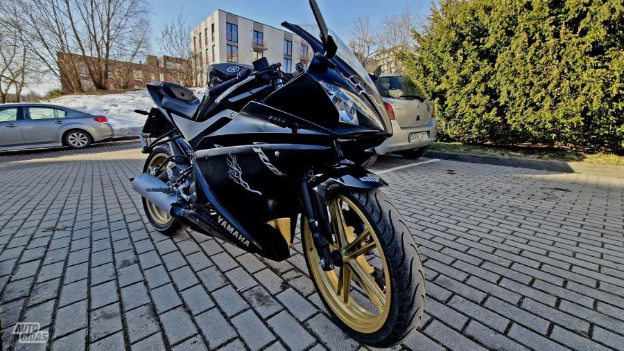 Yamaha YZF 2012 Viļņa, ar dzinēja tilpumu 0.13 L un nobraukumu 27 tūkst. km par 1850 €, foto 2 vietnē AUTOMOTO.COM.LV