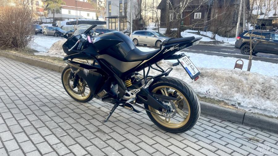Yamaha YZF 2012 Viļņa, ar dzinēja tilpumu 0.13 L un nobraukumu 27 tūkst. km par 1850 €, foto 5 vietnē AUTOMOTO.COM.LV