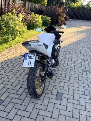 Yamaha YZF 2012 in Utena, with an engine capacity of 0.13 L and mileage of 37 thousand km for 2450 €, photo 5 on AUTOMOTO.COM.LV