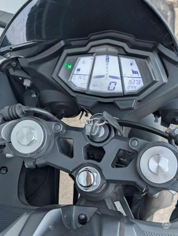 Yamaha YZF 2015 in Taurage, with an engine capacity of 0.13 L and mileage of 16 thousand km for 2630 €, photo 7 on AUTOMOTO.COM.LV