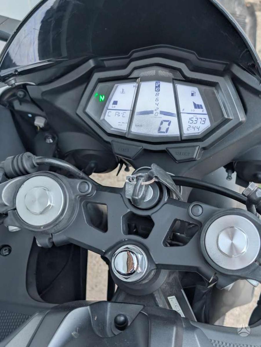 Yamaha YZF 2015 Tauragė, ar dzinēja tilpumu 0.13 L un nobraukumu 16 tūkst. km par 2630 €, foto 8 vietnē AUTOMOTO.COM.LV
