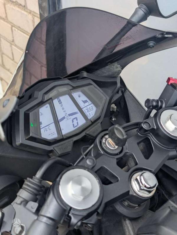 Yamaha YZF 2015 Tauragė, ar dzinēja tilpumu 0.13 L un nobraukumu 17 tūkst. km par 2580 €, foto 10 vietnē AUTOMOTO.COM.LV